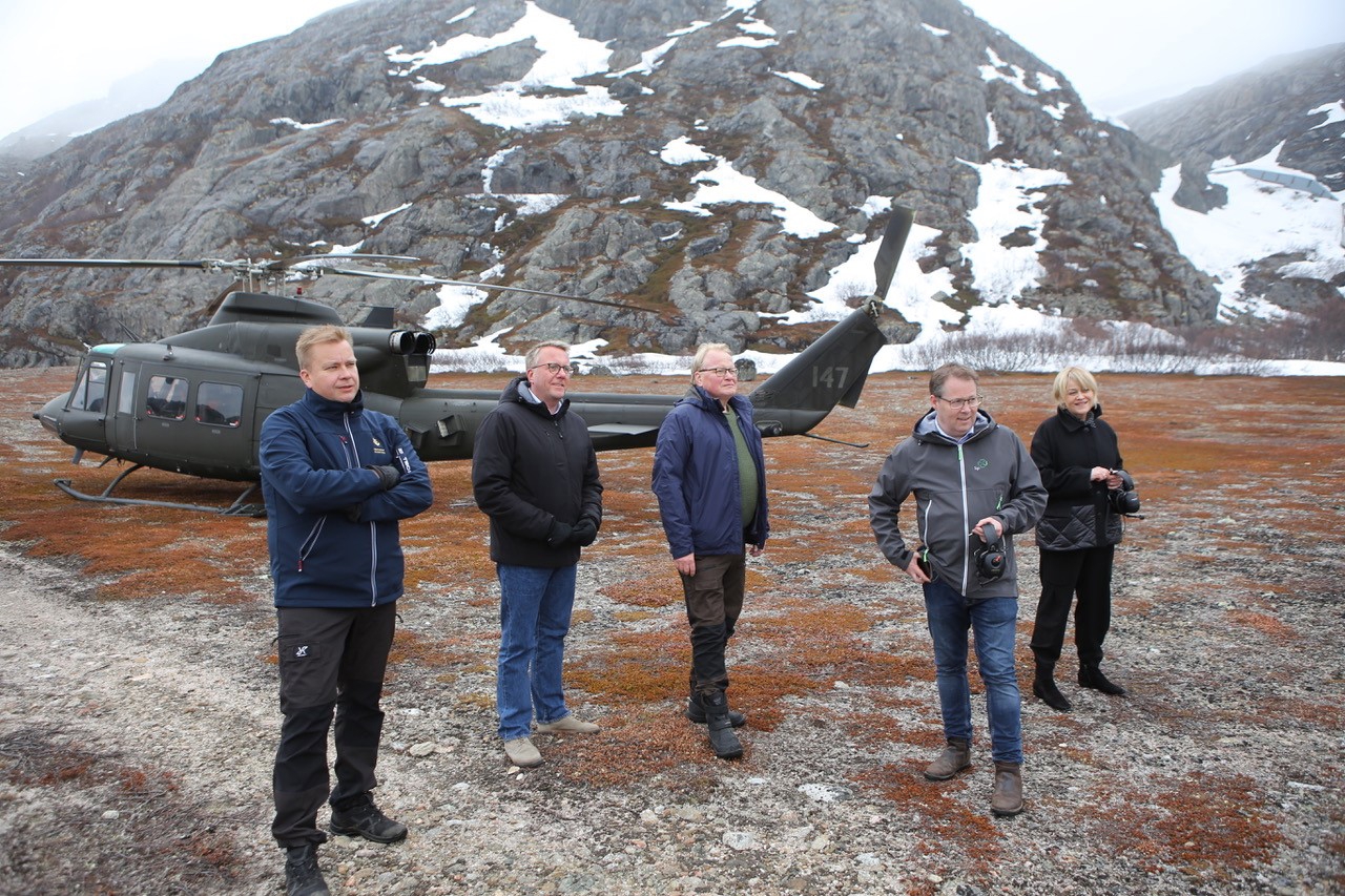 Forsvarsminister Bjørn Arild Gram til Island - regjeringen.no