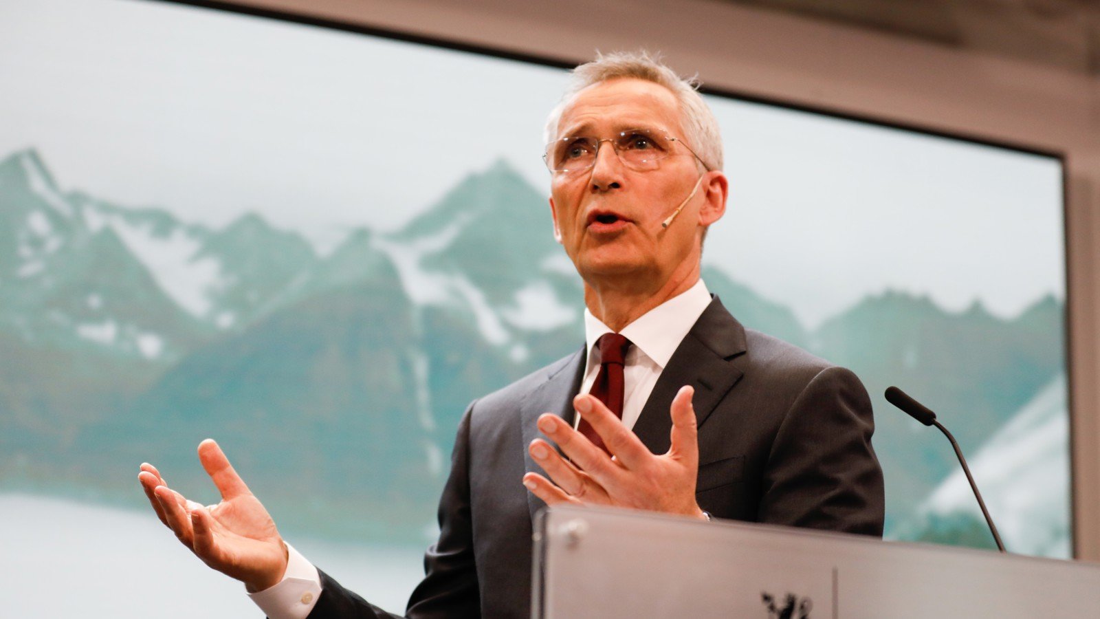 Fortsatt trygg styring i en urolig tid - regjeringen.no